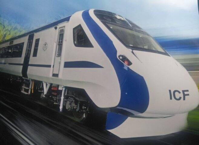 देशातील पहिली विनाइंजिन टी-18 रेल्वे तयार|India\'s first Engine less T ...