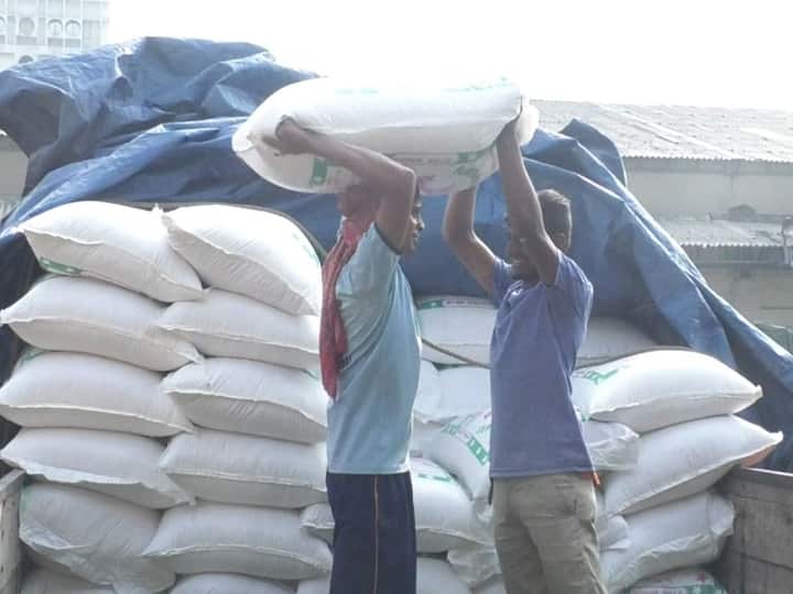 bank officers looted 100 crores of mathadi workers | माथाडी ...