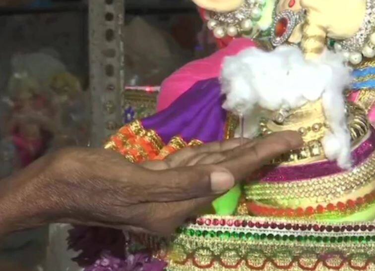 artist from mumbai ghatkopar has made sanitizer ganesha idols due to ...