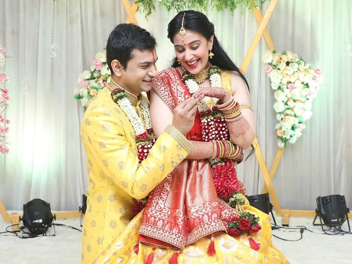 Bigg boss marathi finalist actress sai lokur engagement pictures on ... Bigg boss marathi finalist actress sai lokur engagement pictures on ...