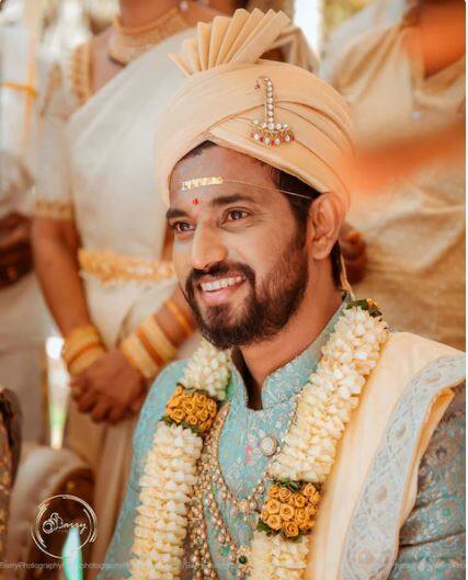 Darling Krishna Milana Nagaraj Wedding ceremony Album Couple Ties the ...