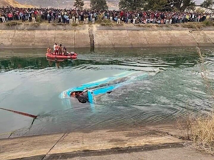 MP Sidhi Bus Accident bus fall in canal 47 dead 5 still missing | MP ... MP Sidhi Bus Accident bus fall in canal 47 dead 5 still missing | MP ...
