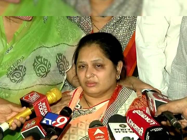 Mansukh Hiren cannot commit suicide, should be thoroughly investigated, reacts wife Vimala Hiren ...