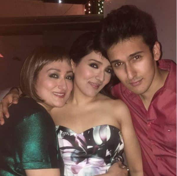 Govinda's daughter Tina Ahuja looks HOT in this latest SWIMMING pic ...