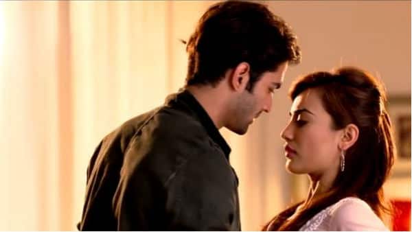 WATCH 'Tanhaiyan' trailer: 'Qubool Hai' actress Surbhi Jyoti sizzles in ...