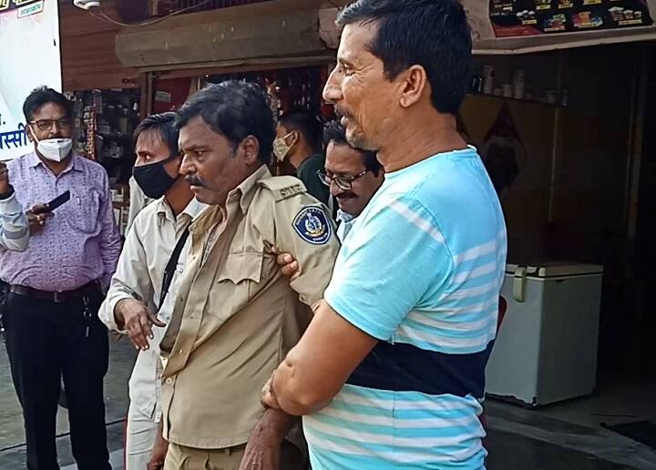 GSRTC bus driver heart attack during drive bus, driver save people from ...